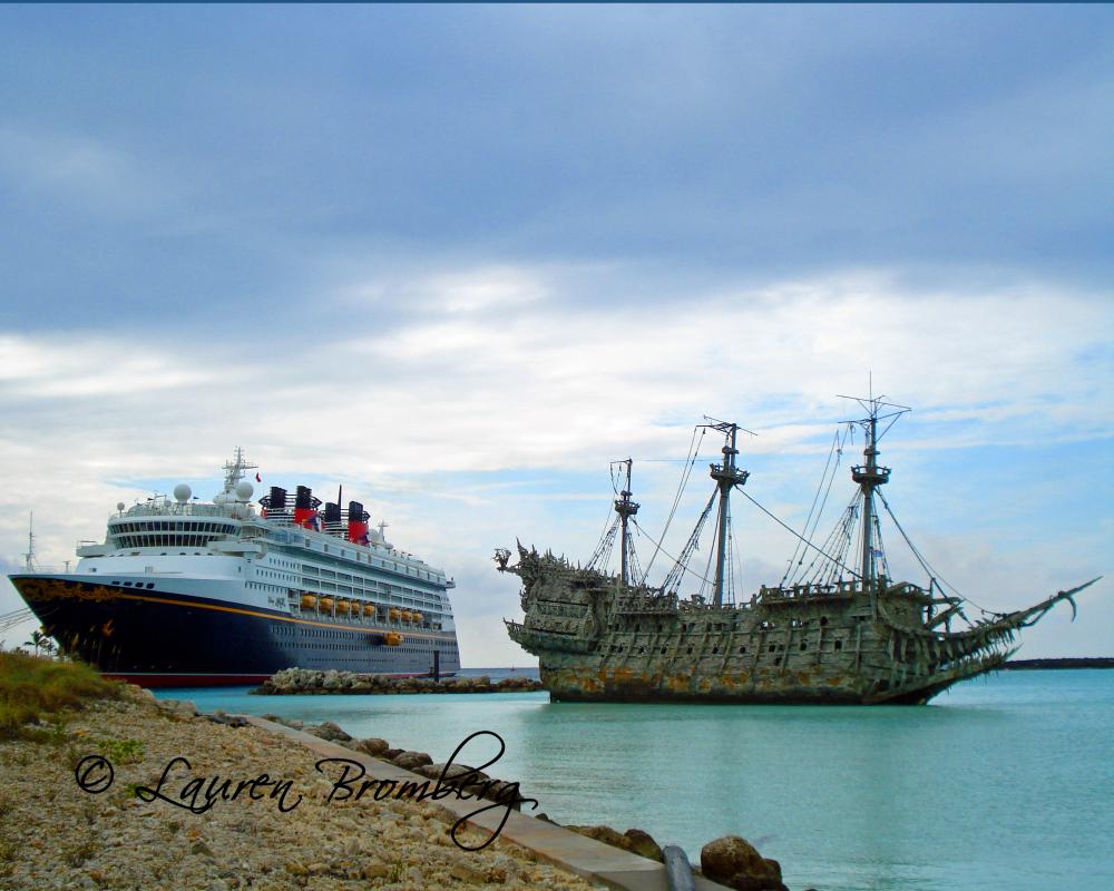Disney Magic And Flying Duchman In Port on Luulla