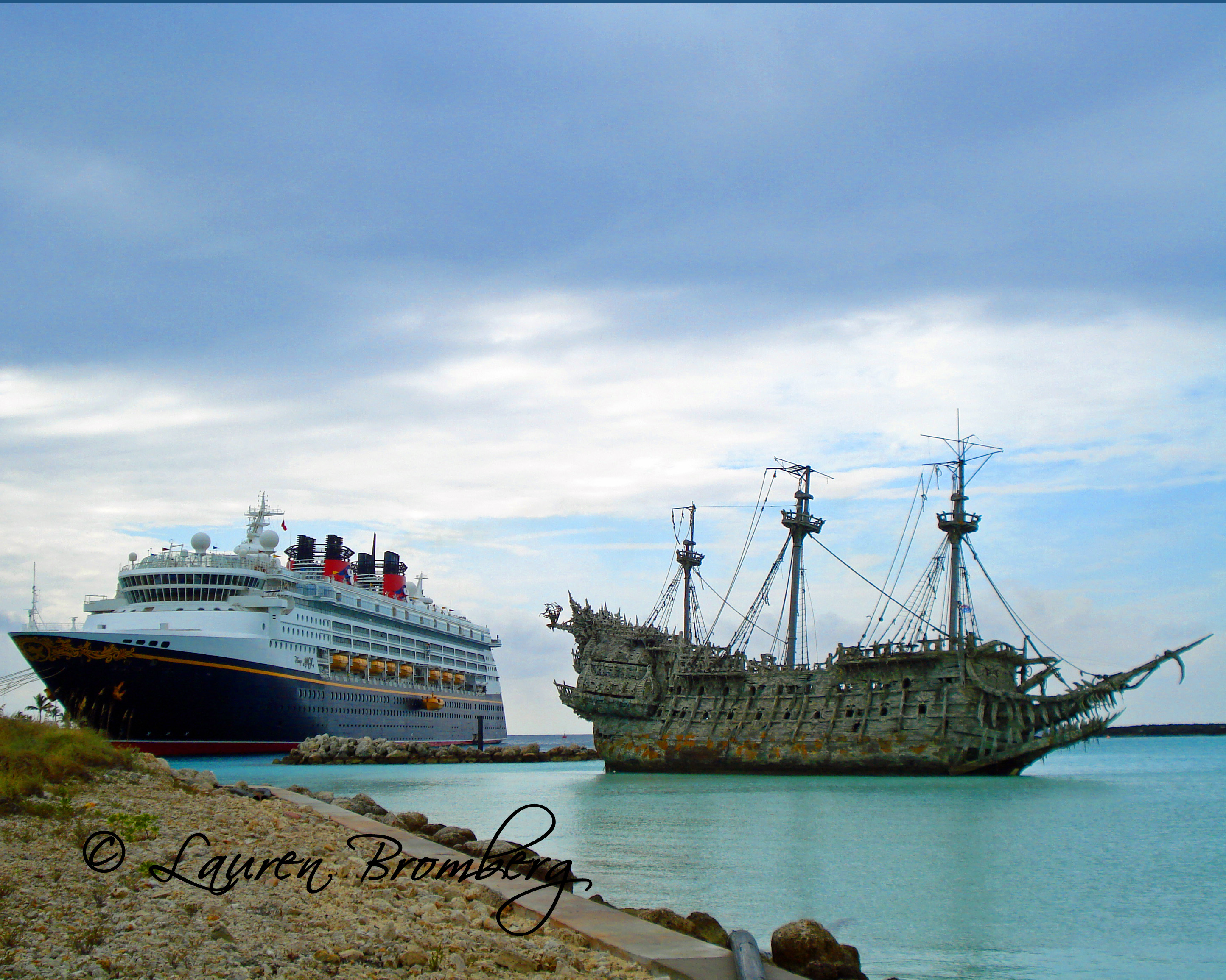 Disney Magic And Flying Duchman In Port on Luulla